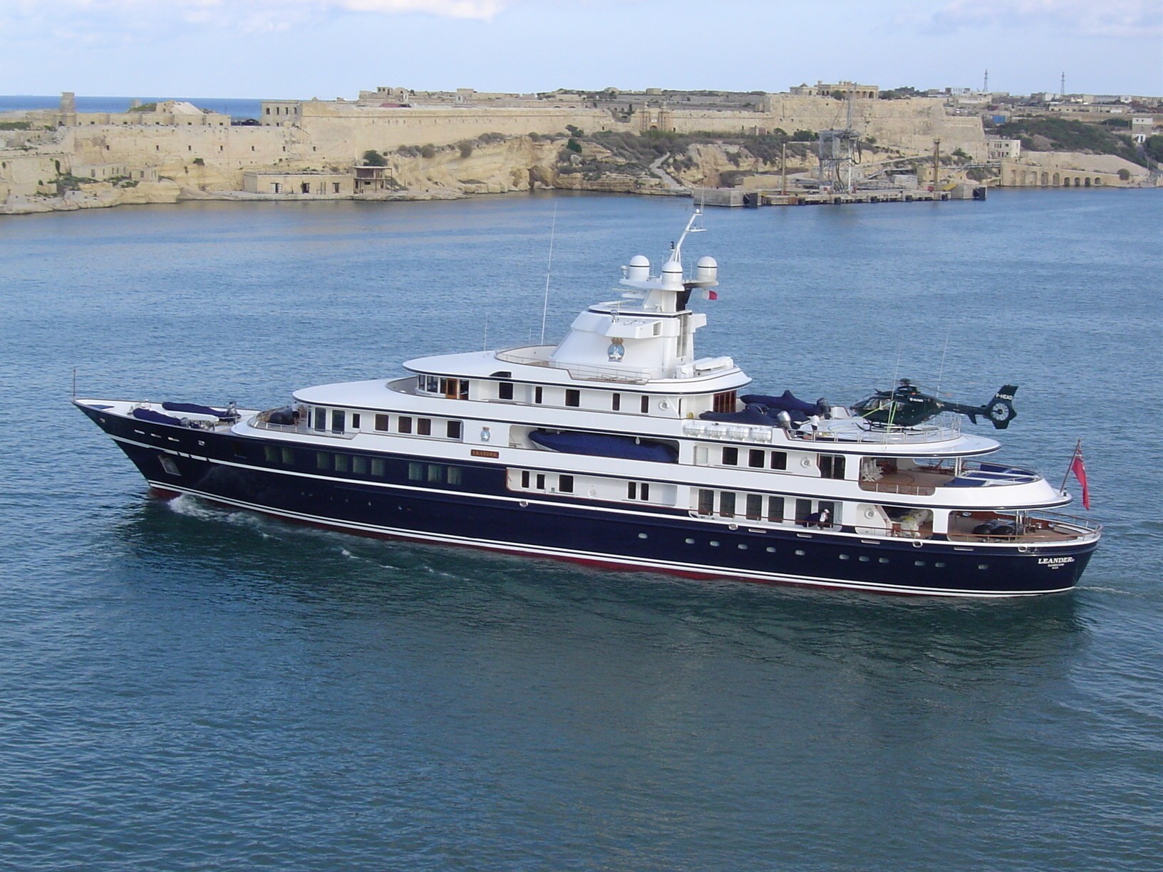 Yacht LEANDER G, Peene-Werft | CHARTERWORLD Luxury Superyacht Charters